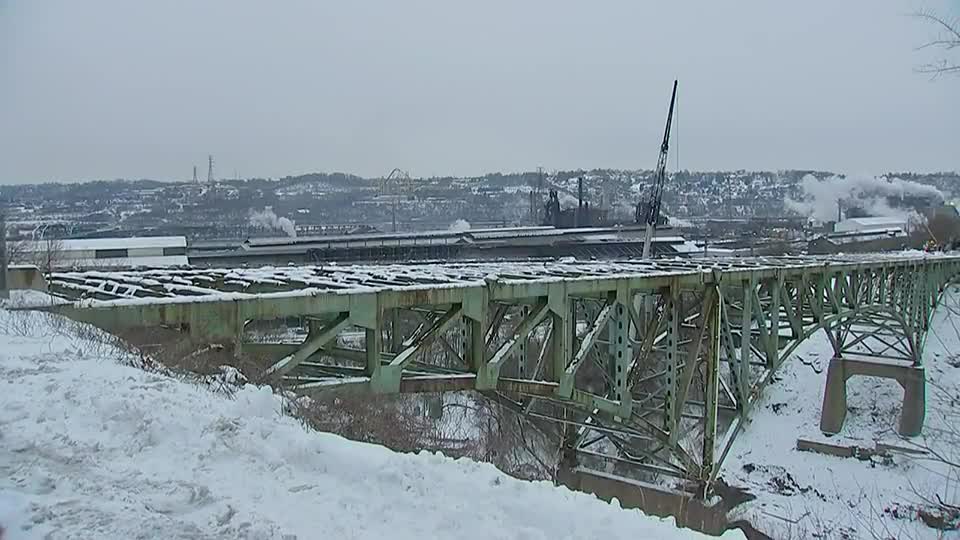 Business owners, neighbors on edge over planned bridge implosion – WPXI