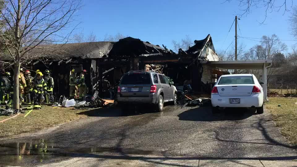 Roof collapses on 2 firefighters during house fire in Bethel Twp ...
