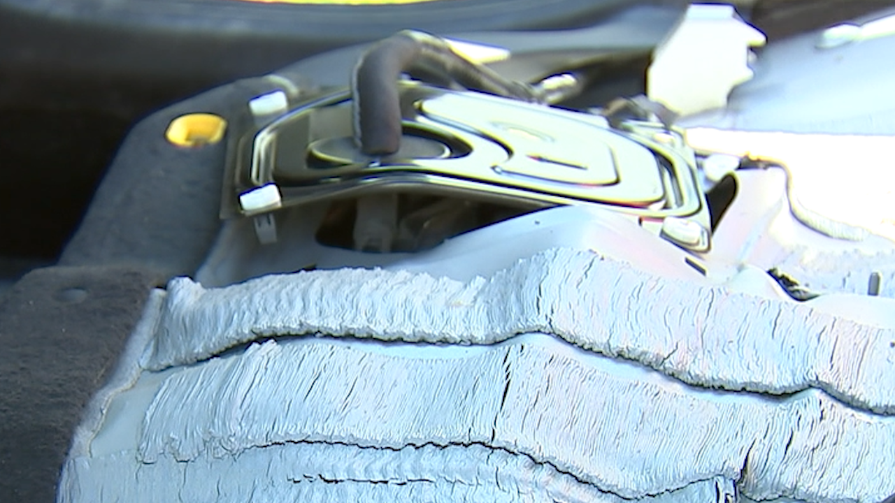 kia k5 gas tank open