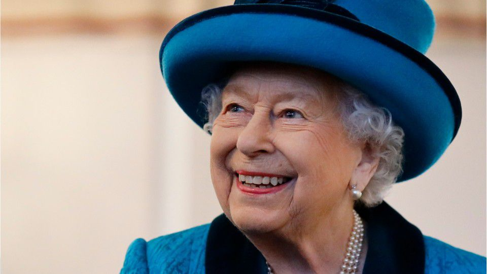 Queen Elizabeth II returns to royal duties days after Prince Philip’s ...