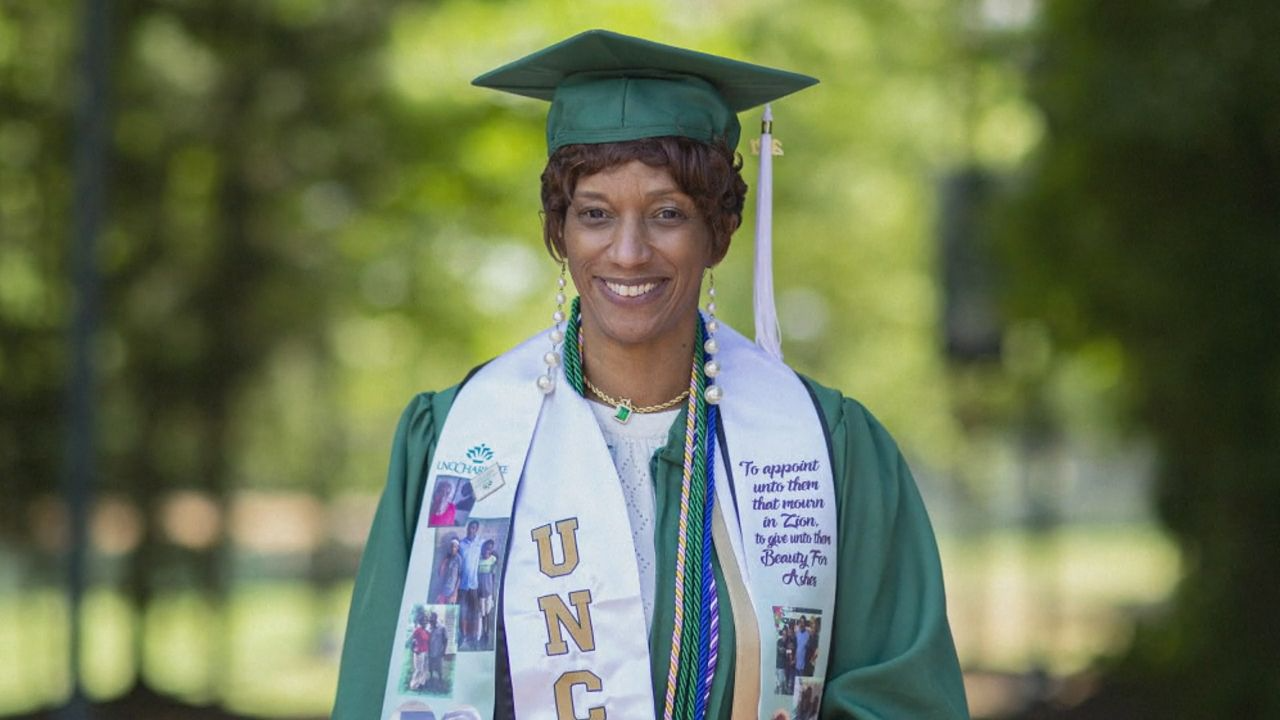 ‘I worked really hard’: Deaf mother of 2 graduates from UNCC year early ...