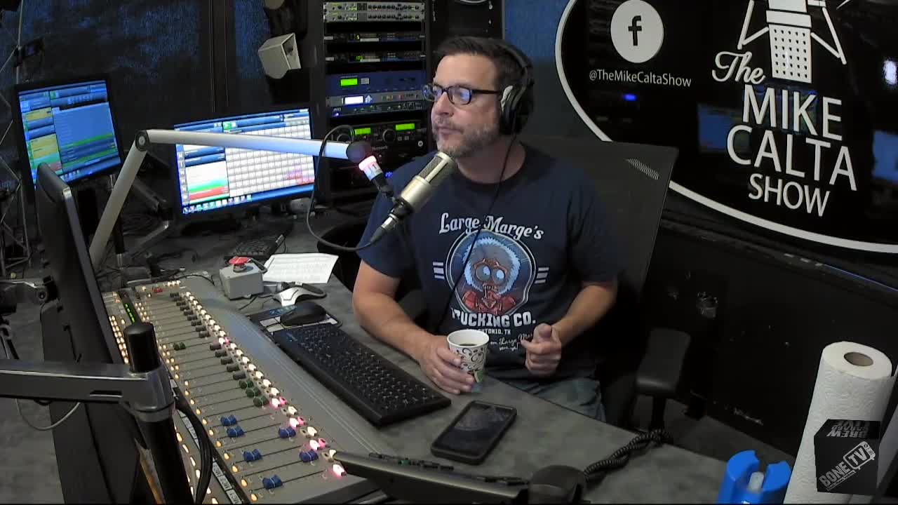 Todd Wright In Studio – 102.5 The Bone