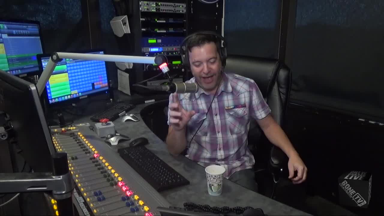 Seth is Gay? – 102.5 The Bone