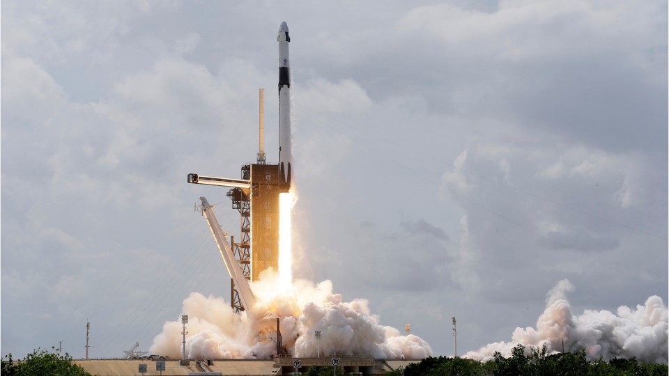 SpaceX crewed rocket lifts off in historic launch – WPXI