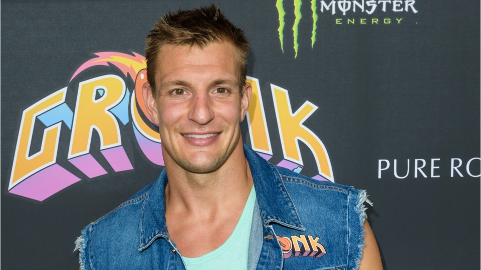 Rob Gronkowski, Buccaneers team up, replace Tampa high school’s ...