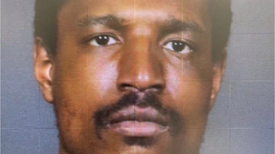 Bank robber caught ‘red-handed’ days after dye pack explodes during ...