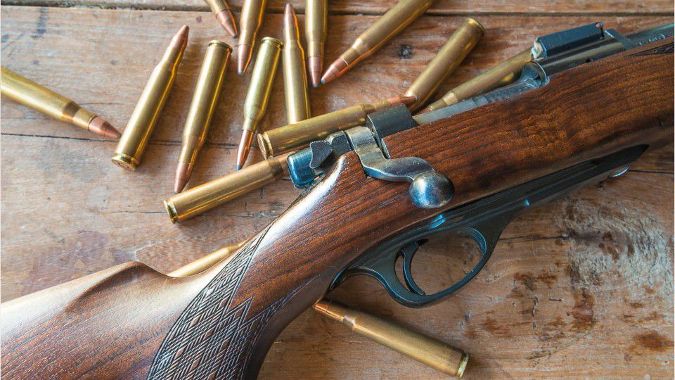 4 people arrested with cache of weapons at hotel near MLB All-Star game ...