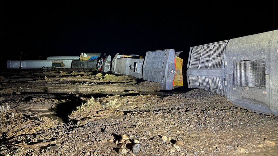 Utah train derails overnight, injuring 3 people, officials say – WSOC TV
