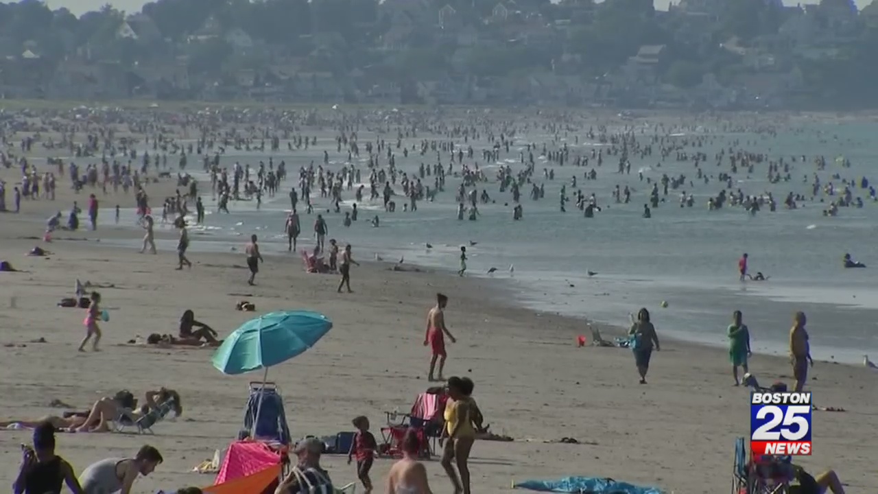 Heat sends beachgoers flocking to local shorelines
