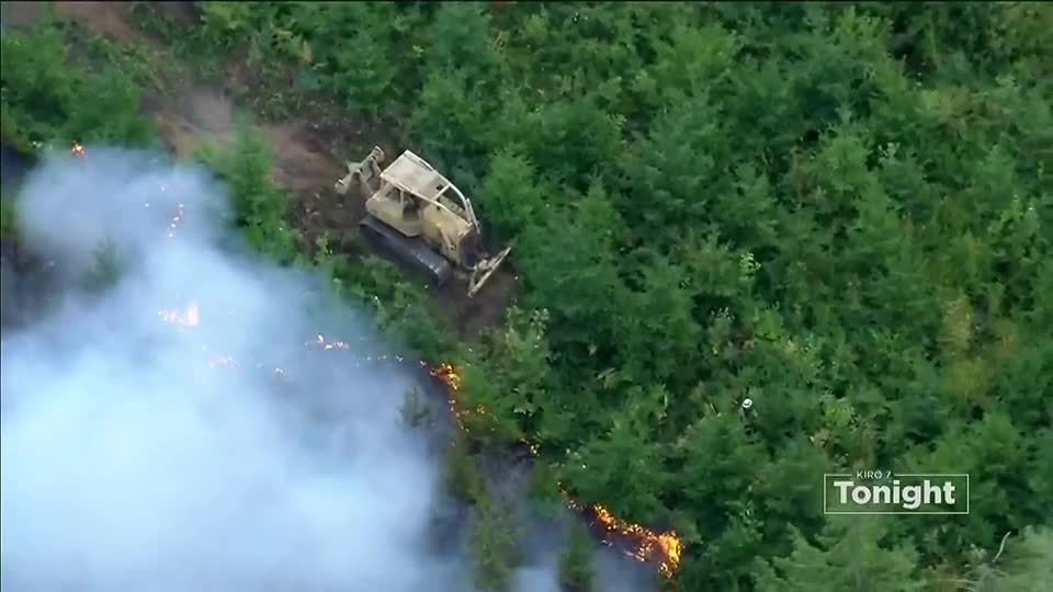 Large brush fire in Bonney Lake 100% contained – KIRO 7 News Seattle