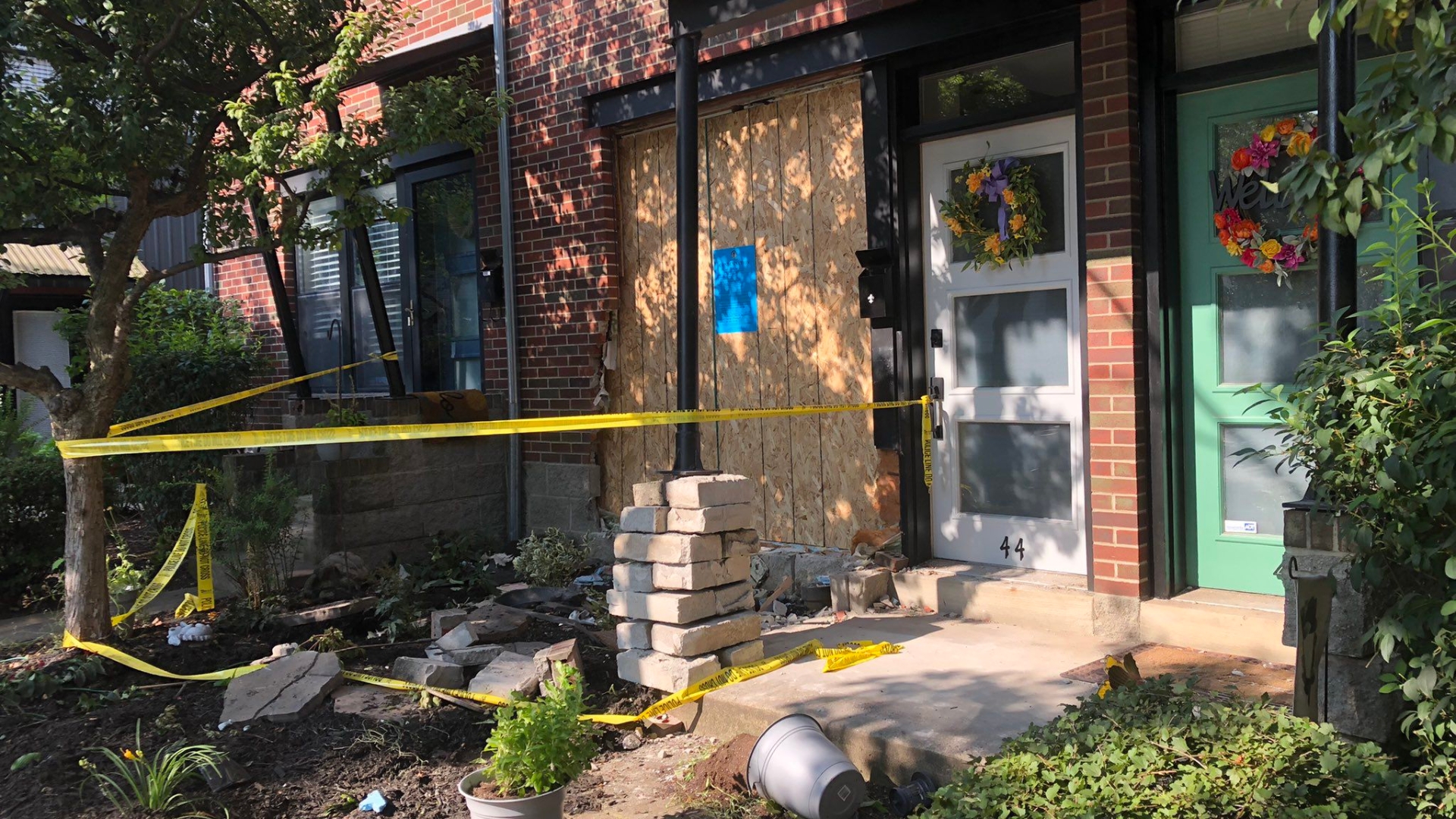 Car crashes through home on Pittsburgh’s South Side after driver hits ...