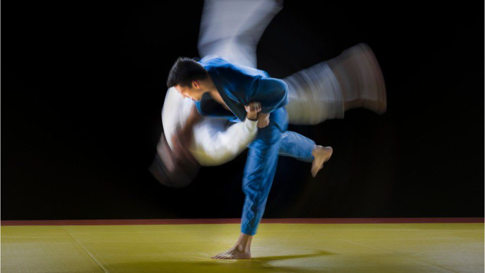 Judo champion from KC flips assailant to ground to foil robbery attempt ...