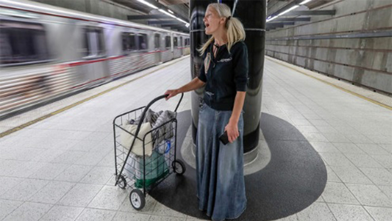 Homeless subway singer performs onstage, mulls record deal as online ...