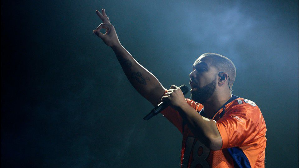 Drake sets Billboard record for No. 1 R&B – WSOC TV