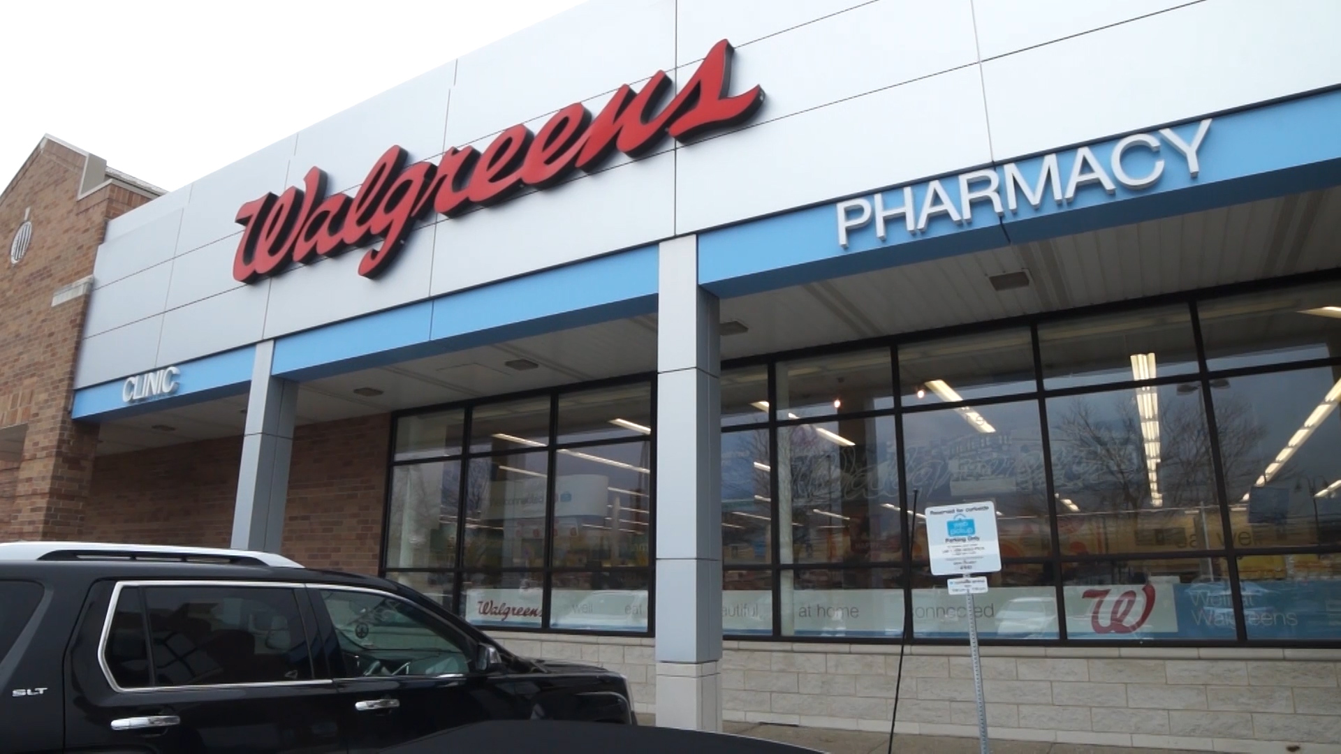 Walgreens to close 200 stores – KIRO 7 News Seattle
