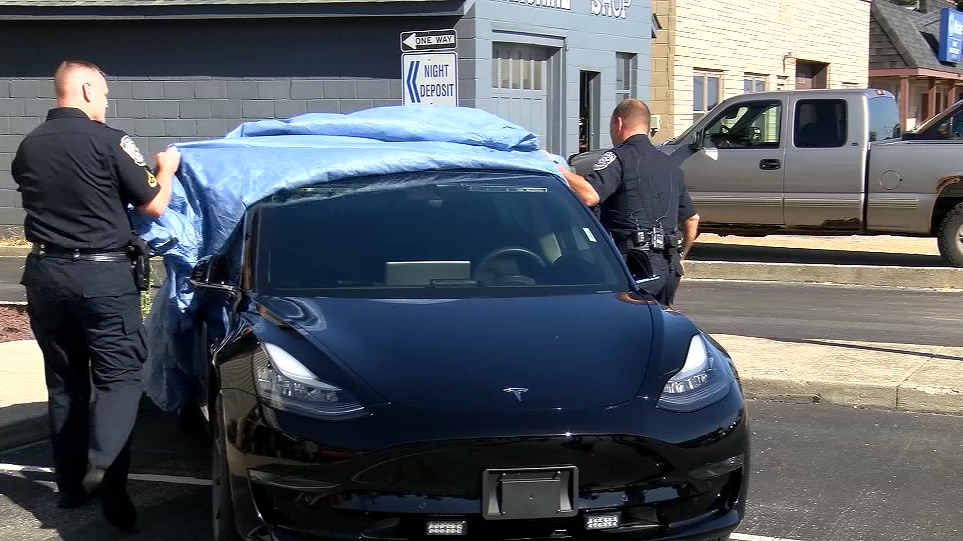 Police department debuts Tesla patrol car, says it will save money – WPXI