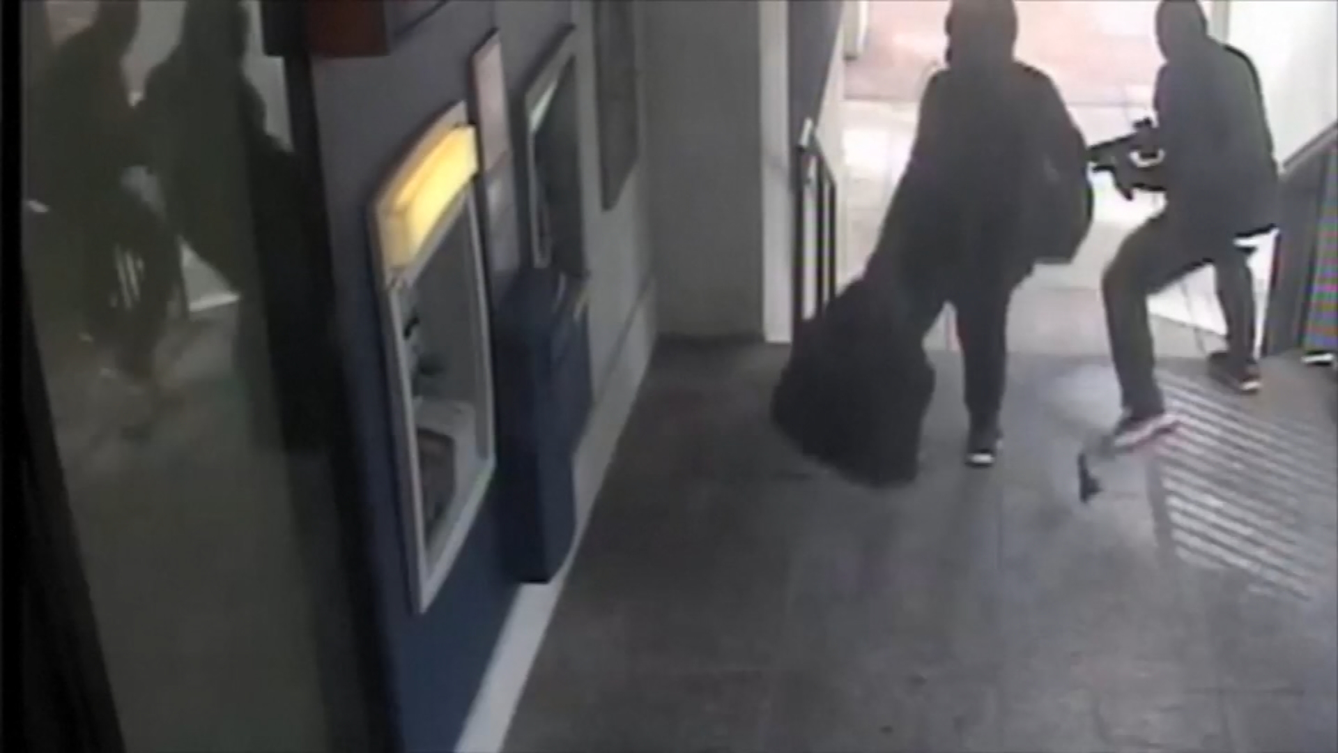 Daring armored car heist in Philadelphia caught on video