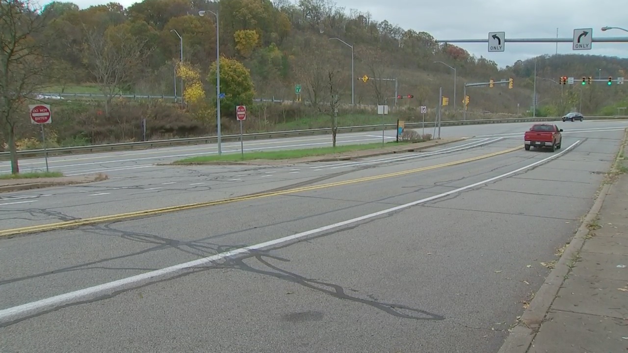 Newly installed bike lanes causing serious confusion at multiple ...