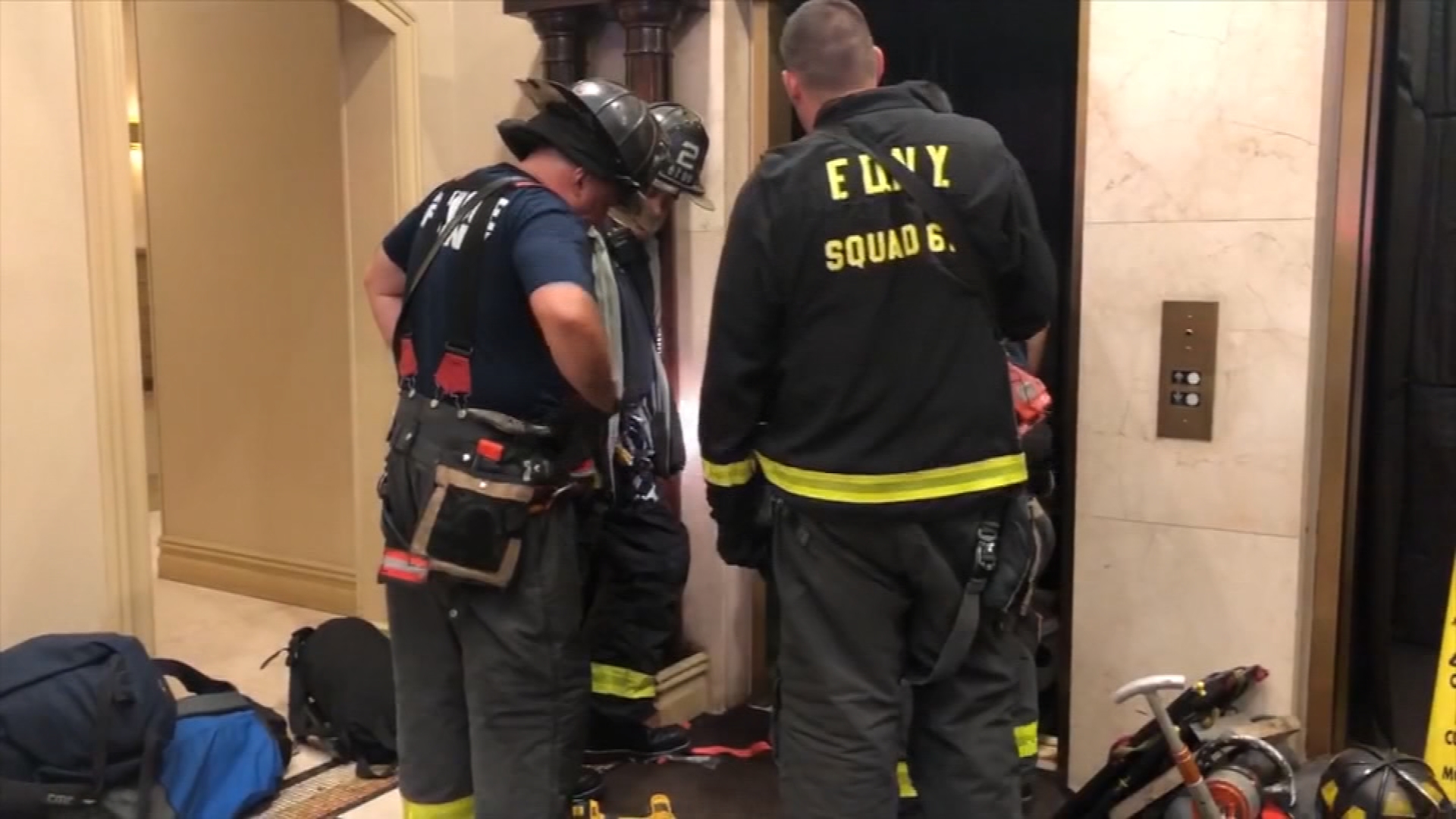 Man crushed by elevator in freak accident – WPXI