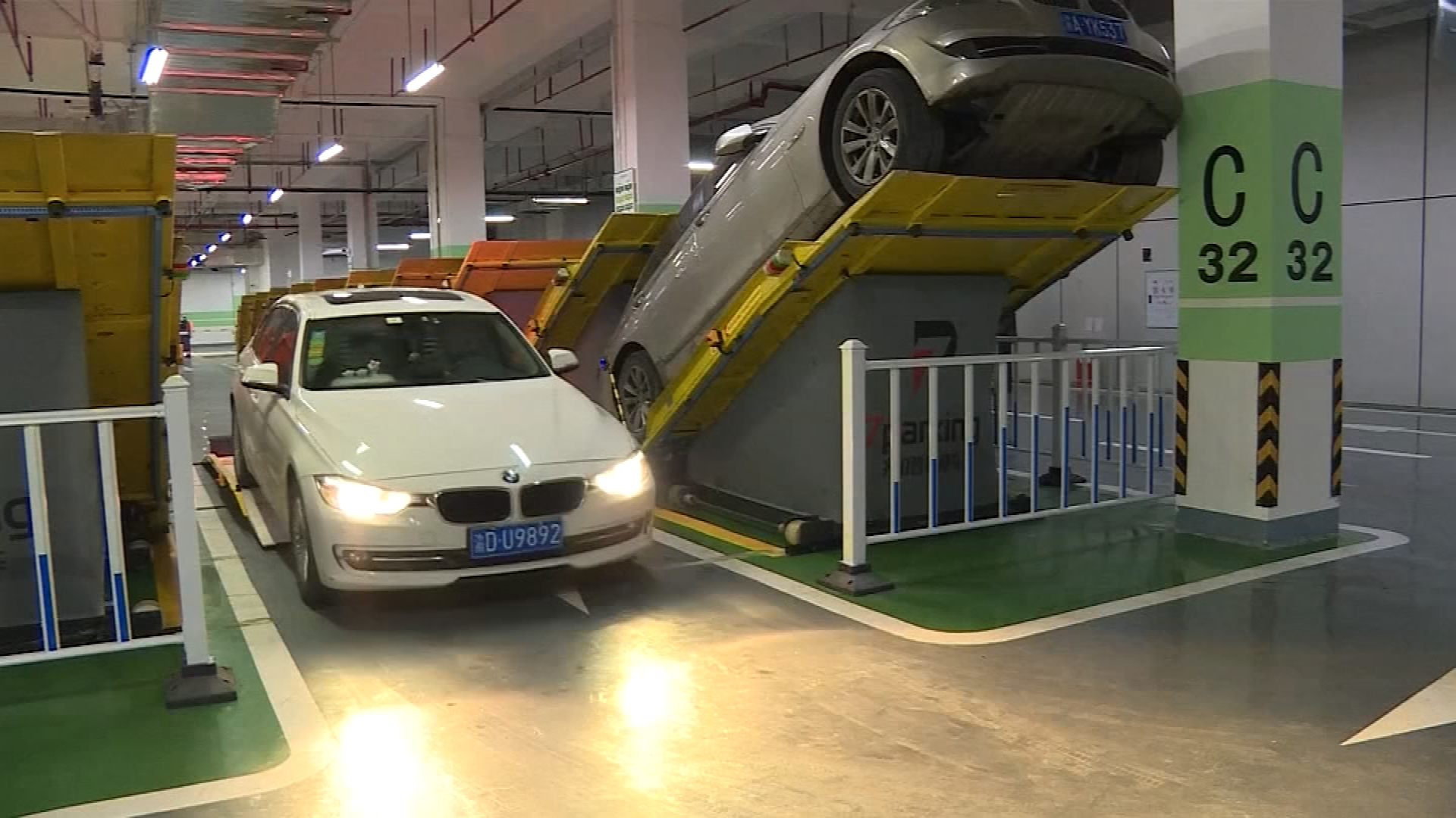 Robotic diagonal smart parking garage increases capacity by 60% – WPXI