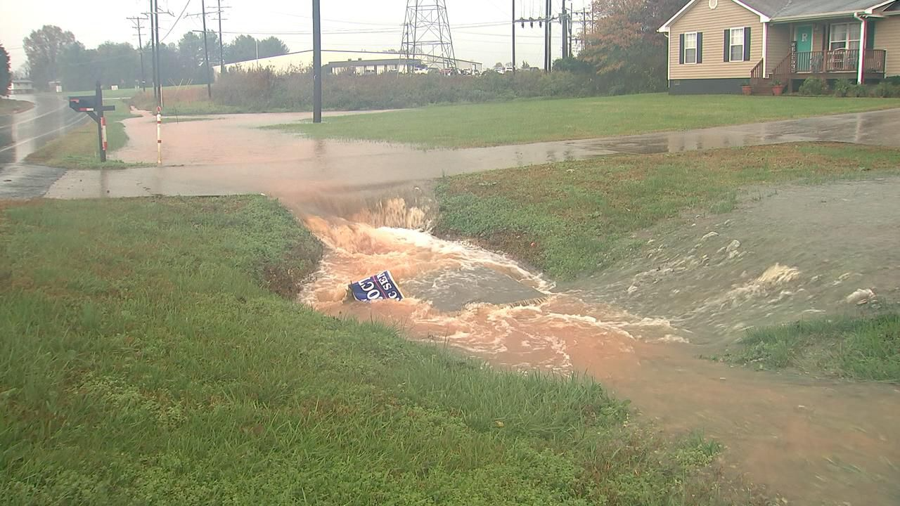 TRACKING: Flash flood threat for mountains, foothills as wet weather ...
