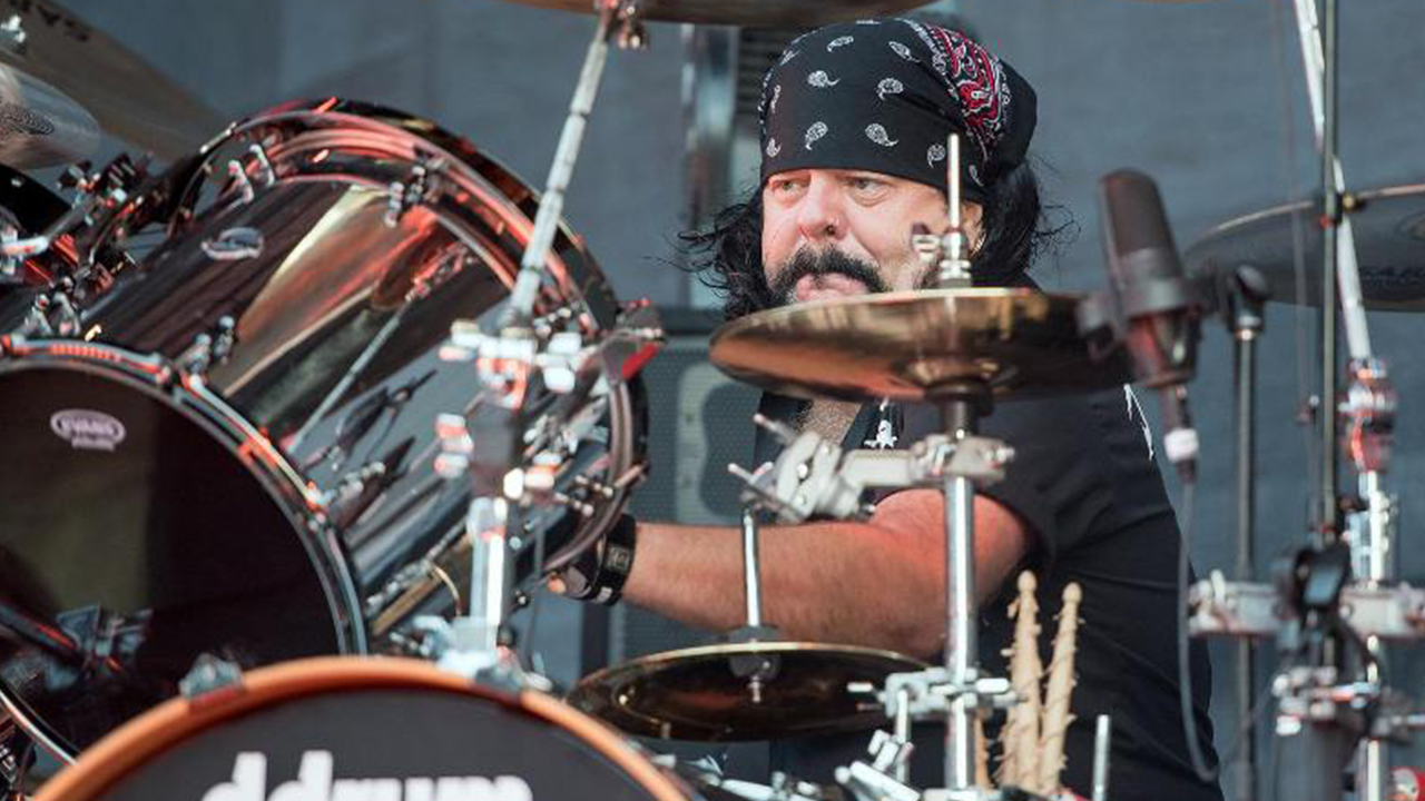 Former Pantera drummer Vinnie Paul dead at 54 – WSOC TV