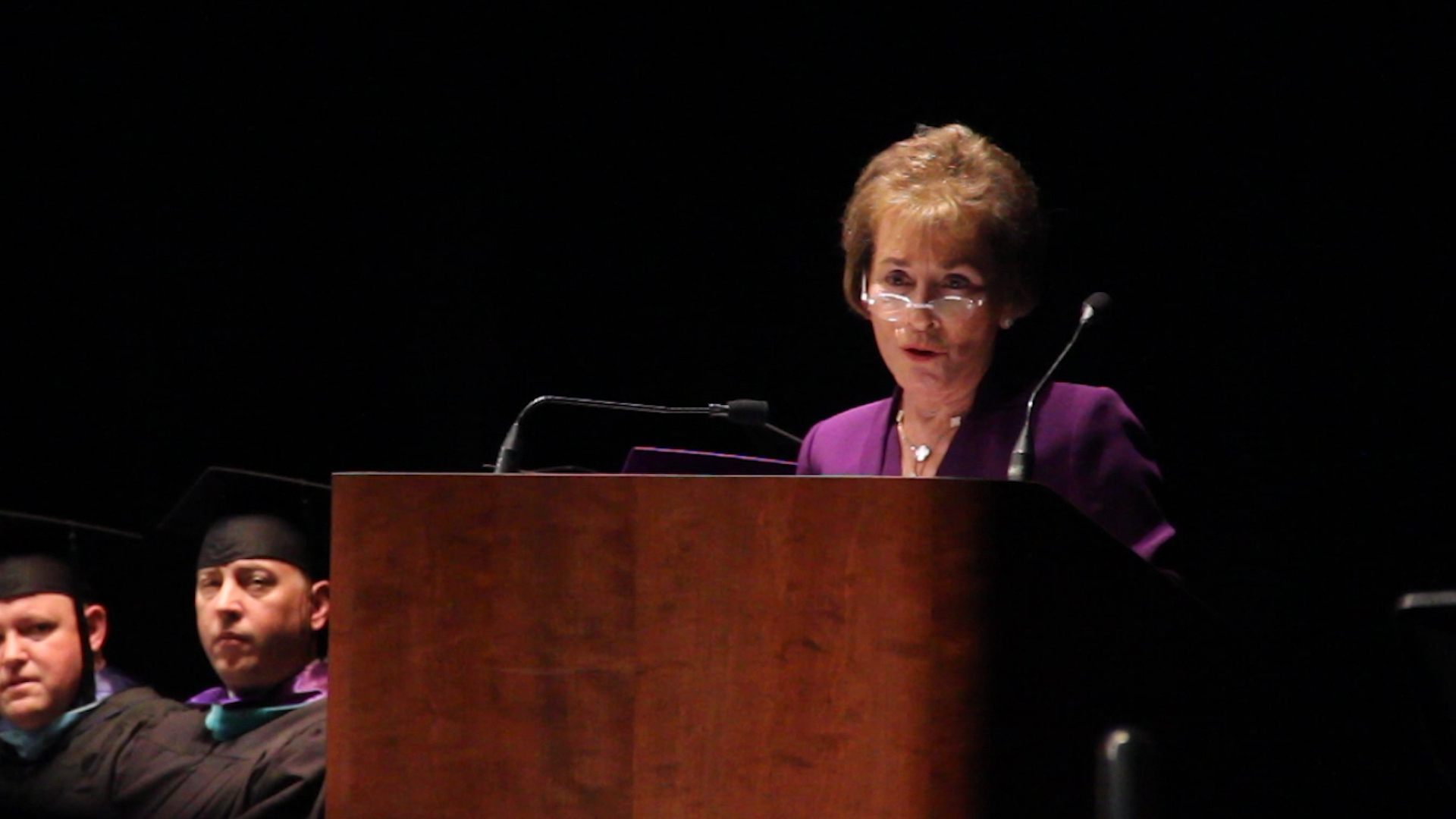 Judge Judy Speaks at High School Graduation in Ohio – WPXI