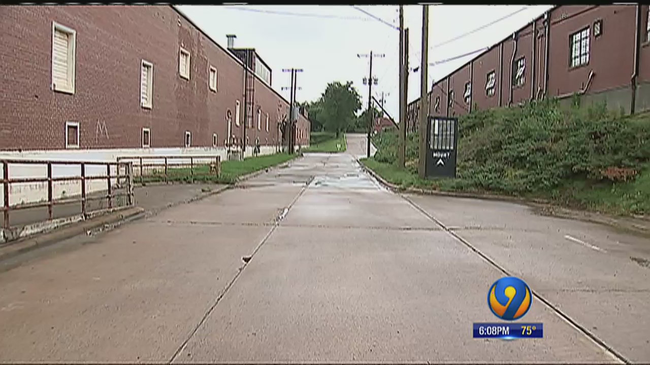 Armed robbery reported at bus stop in north Charlotte – WSOC TV