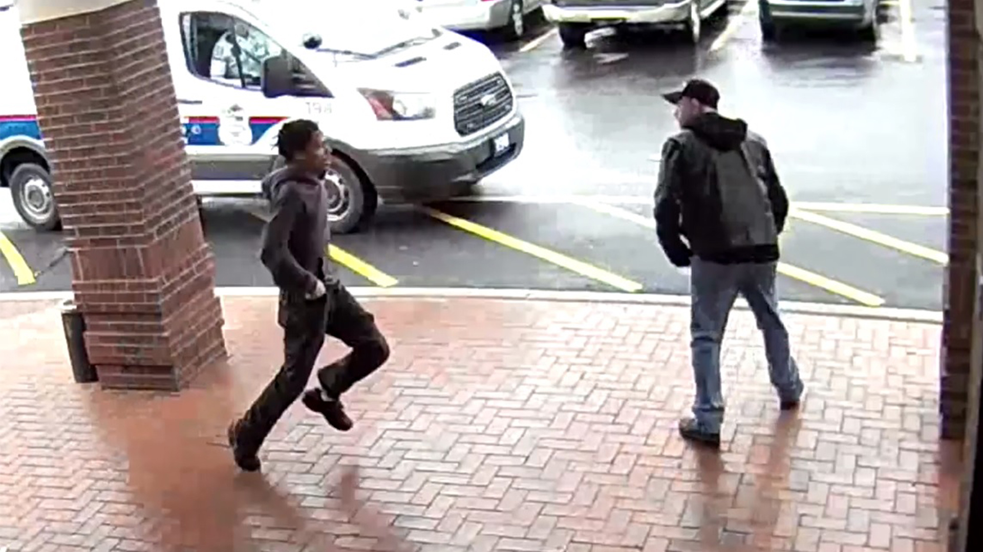 Man with cane stealthily trips suspect running from police – Boston 25 News