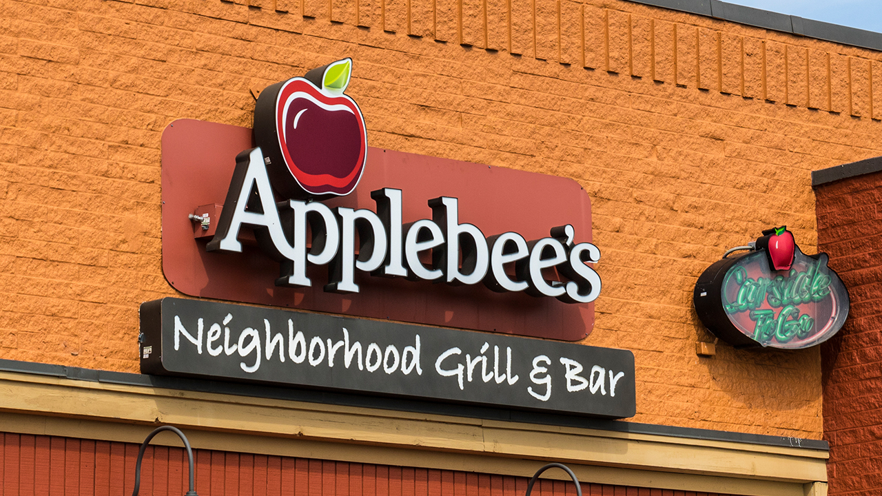 3 Applebee's employees in Missouri fired over racial profiling ...