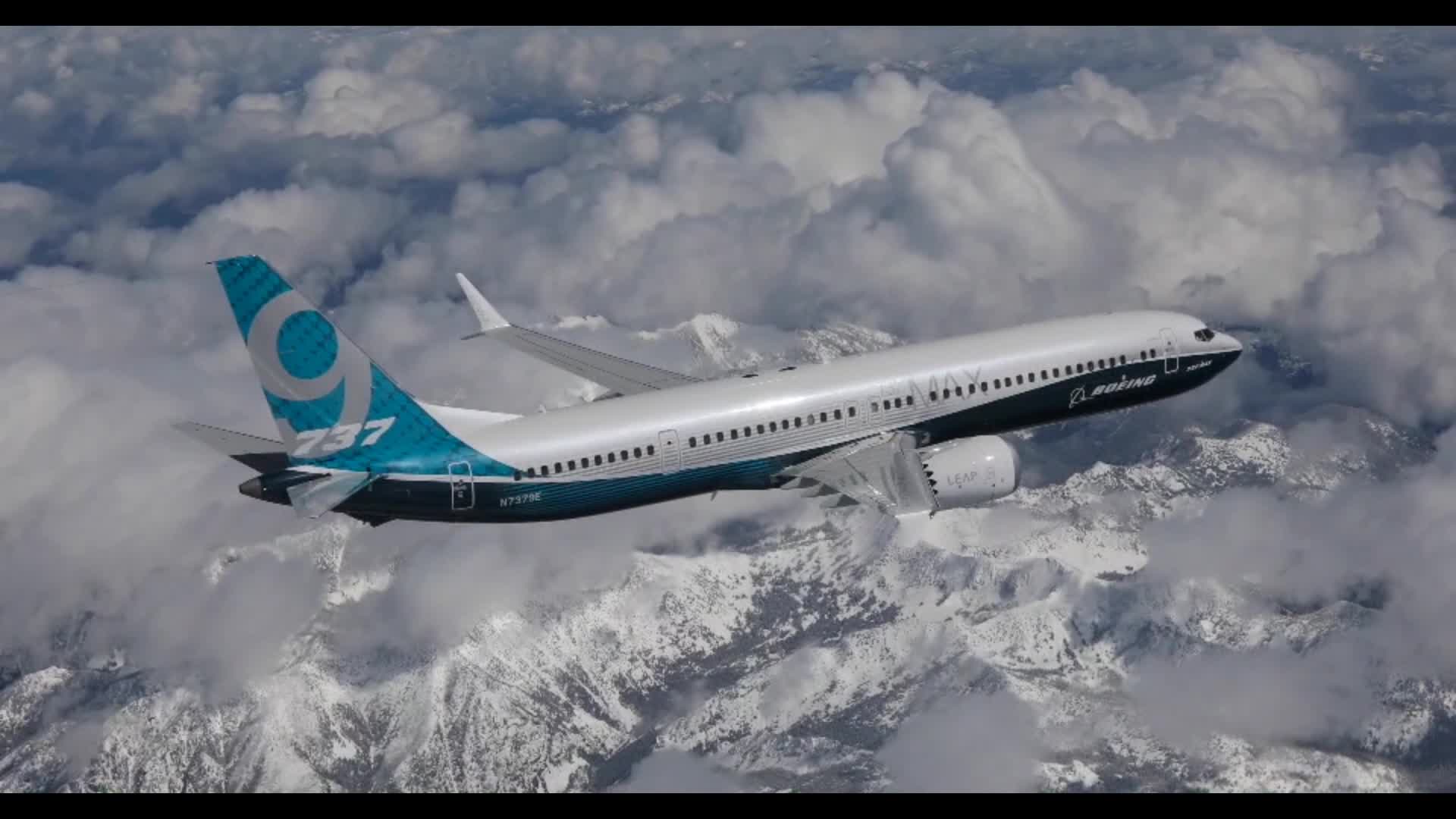 FAA certifies Boeing 737 MAX 9, readying it for first delivery