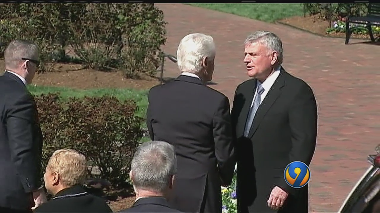 Former President Clinton honors Graham: 'He was a profoundly good man'