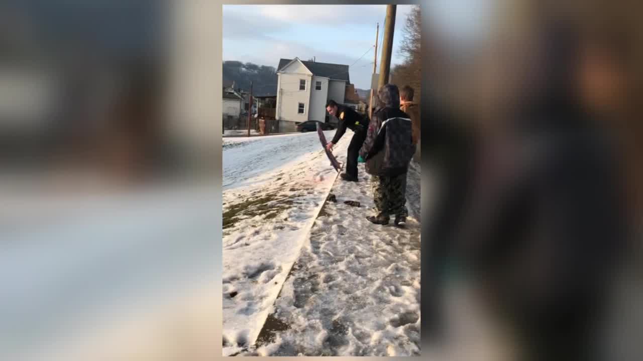 Local police officer goes sled riding with kids – WPXI