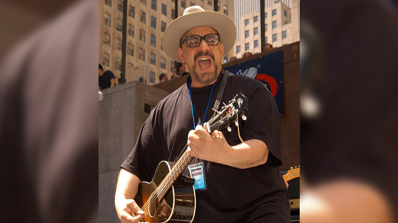 Pat DiNizio, singer for The Smithereens, dies at 62 – WPXI