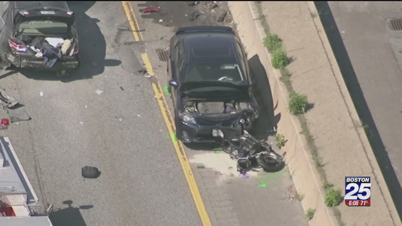 1 dead, 1 in custody after serious crash on Rte 95 north in Reading