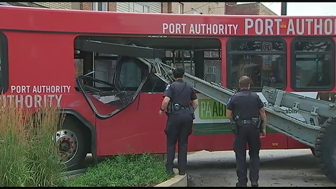 PAT bus crashes into cannon at Brookline's veterans memorial – WPXI