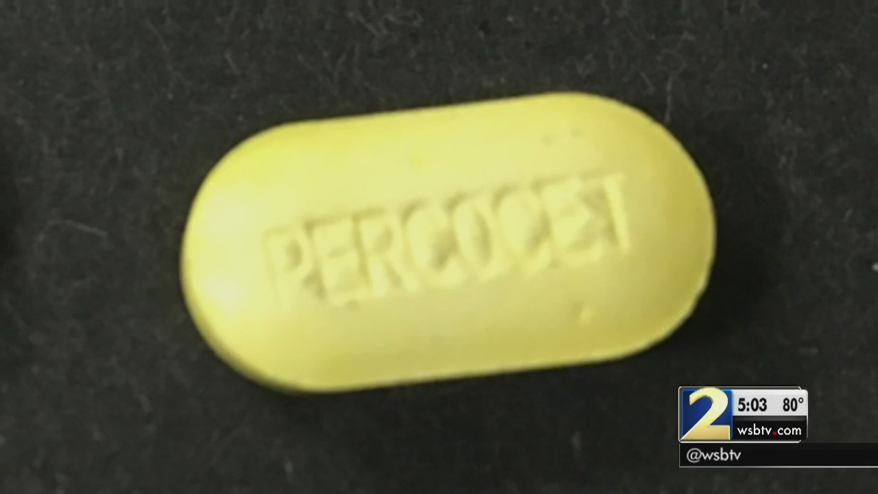 Small Yellow Oval Pill
