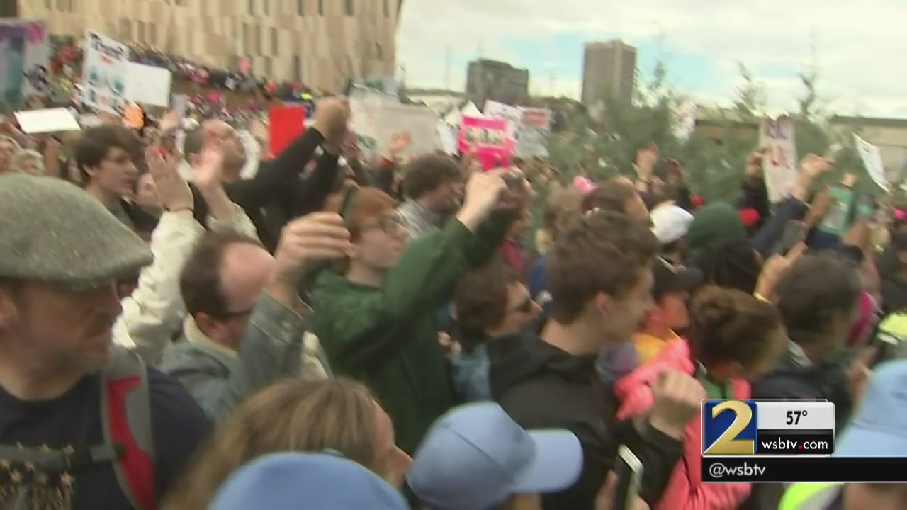 60,000 people gather in downtown Atlanta for women's march