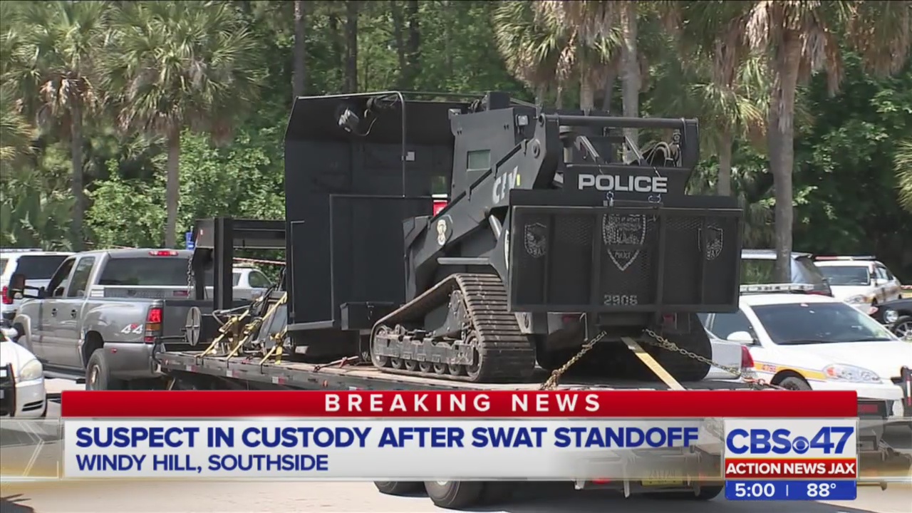 Suspect In Custody After Swat Standoff On Southside