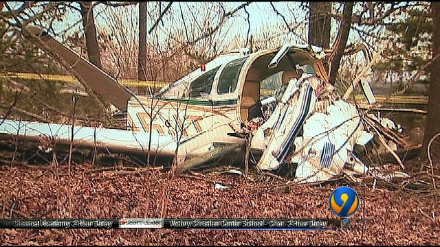 FAA, NTSB investigate after 4 hurt in plane crash on takeoff from ...