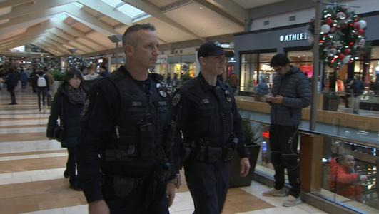 Roving SWAT officers on patrol in Bellevue – KIRO 7 News Seattle